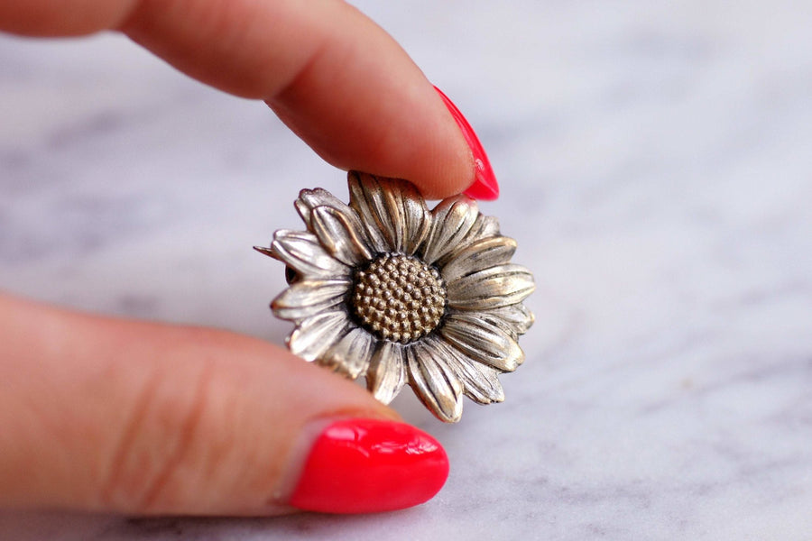 Vintage daisy flower brooch signed Mellerio in metal , Circa 1930 ...